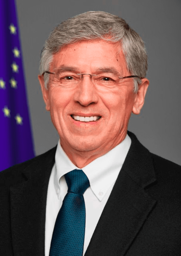 Hōkūleʻa — Byron Mallott - Hōkūleʻa